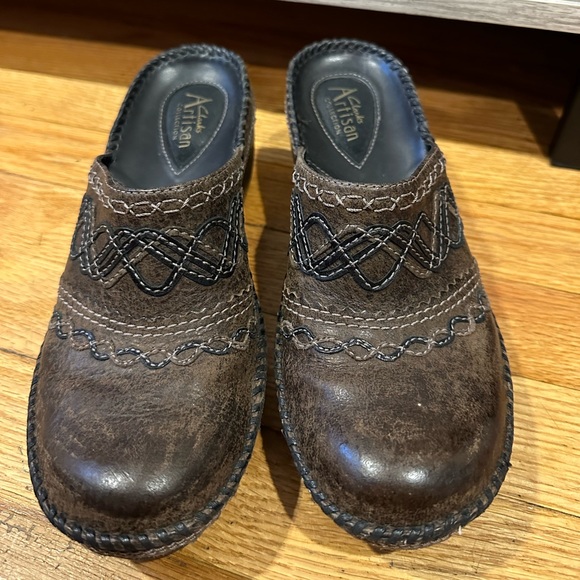 Clarks | Shoes | Clarks Artisan Leather Embroidered Slip On Mule Clog ...